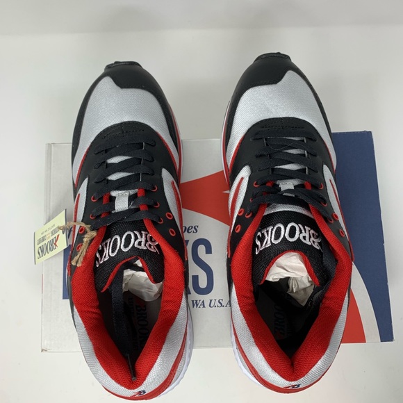 Brooks | Shoes | Brooks Mojo Mens Running Shoe Red Lunar Rock | Poshmark